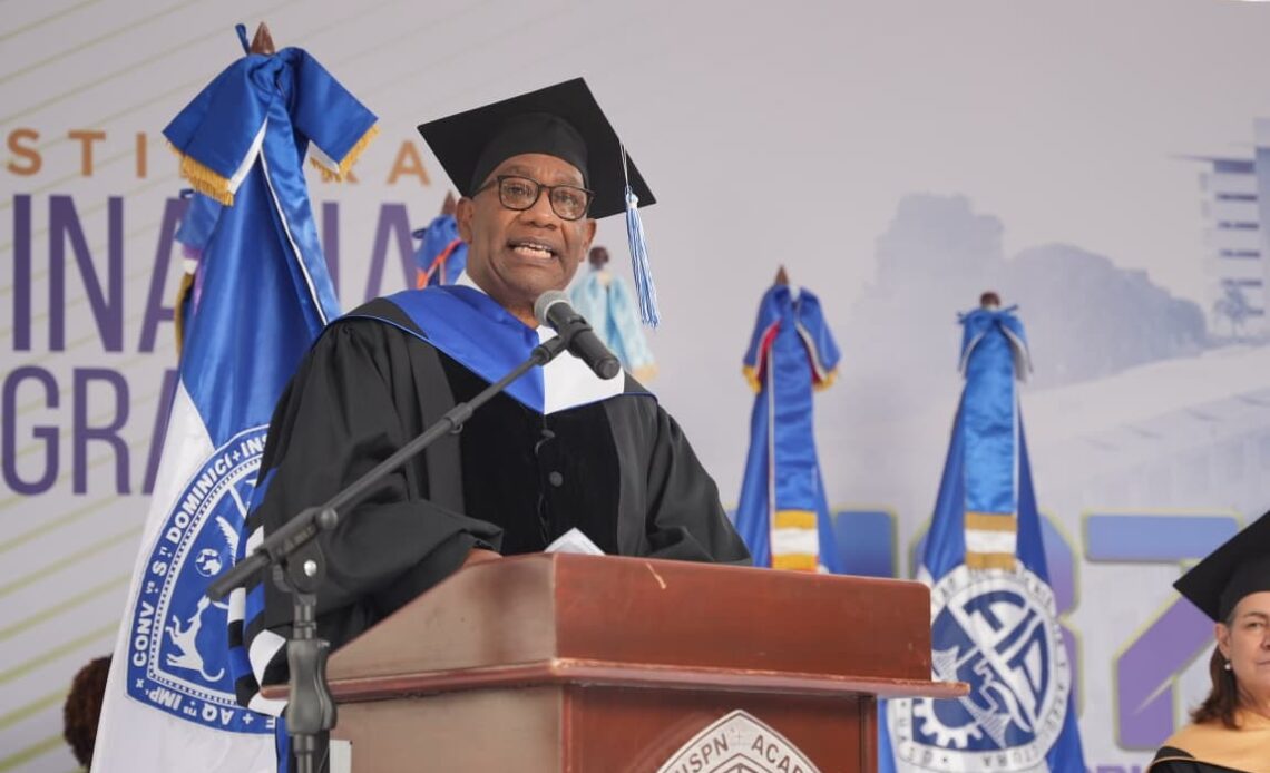 🎓 La UASD celebra 487 años con investidura masiva de nuevos ...