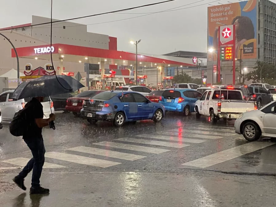 “Aguaceros y tronadas se apoderan del interior del país” - CódigoTV
